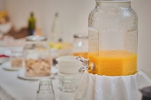 Pequenos-almoços, almoços e jantares servidos 