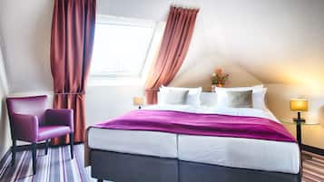 Suite Júnior | Cofre no quarto, secretária, berços/camas para crianças grátis