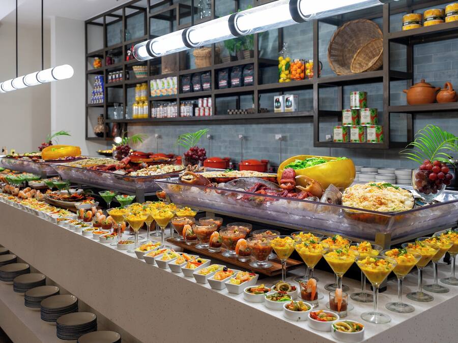 Servem pequenos-almoços, almoços, jantares e brunches (fins de semana)
