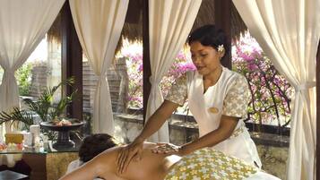 Salas para tratamentos a dois, tratamentos corporais, aromaterapia