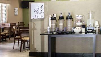 Pequeno-almoço tipo buffet incluído