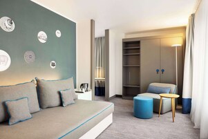 Escrivaninha, quartos à prova de som, ferros/tábuas de passar roupa