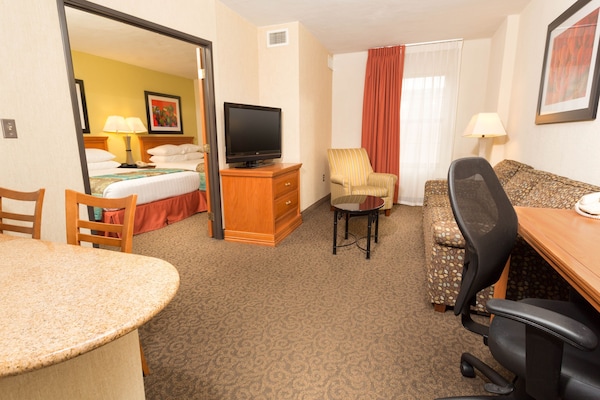 Mcallen Plaza Hotel & Suites - McAllen, TX