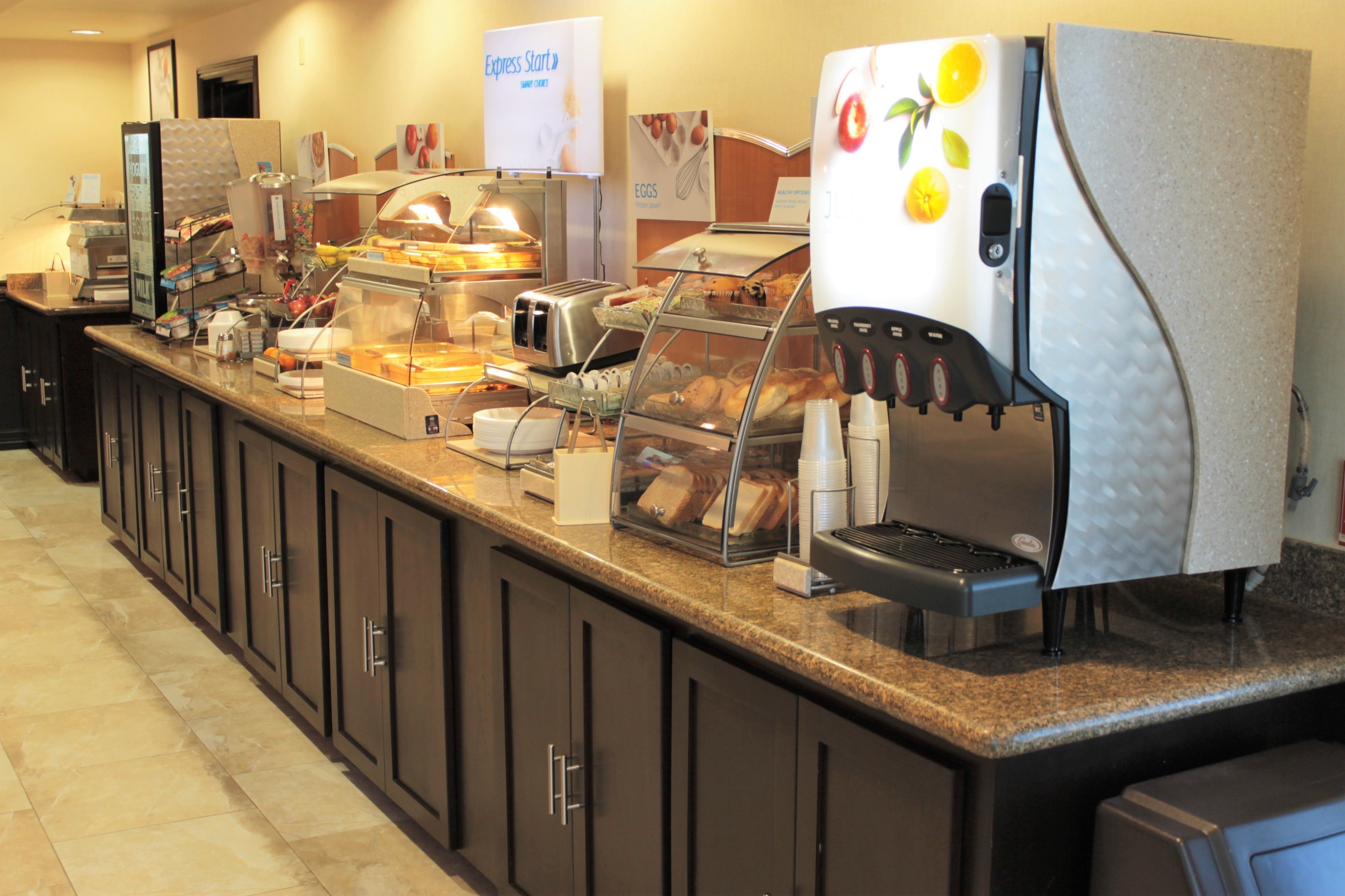 Pequeno-almoço tipo buffet incluído 