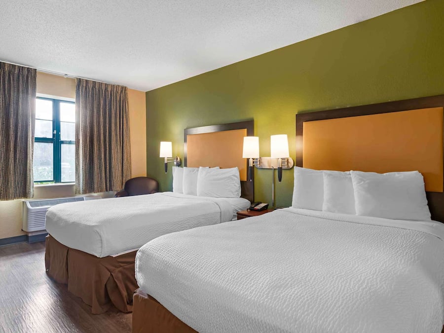 Estúdio, 2 camas de casal, para não fumantes | Escrivaninha, cortinas blackout, ferros/tábuas de passar roupa