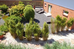 Suite Familiar, varanda | Minibar, cofre no quarto, secretária, cortinas/cortinados opacos 