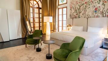 Suíte estúdio conforto | Roupas de cama premium, edredons de pluma, frigobar, cofres nos quartos