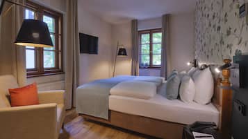 Quarto premium | 1 quarto, roupas de cama antialérgicas, escrivaninha, cortinas blackout