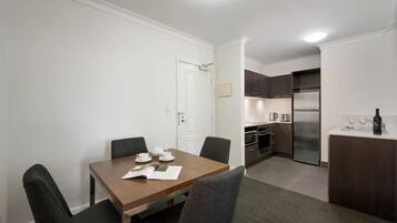 Apartamento standard, 2 quartos, 2 banheiros | Escrivaninha, ferros/tábuas de passar roupa, berços (sobretaxa)