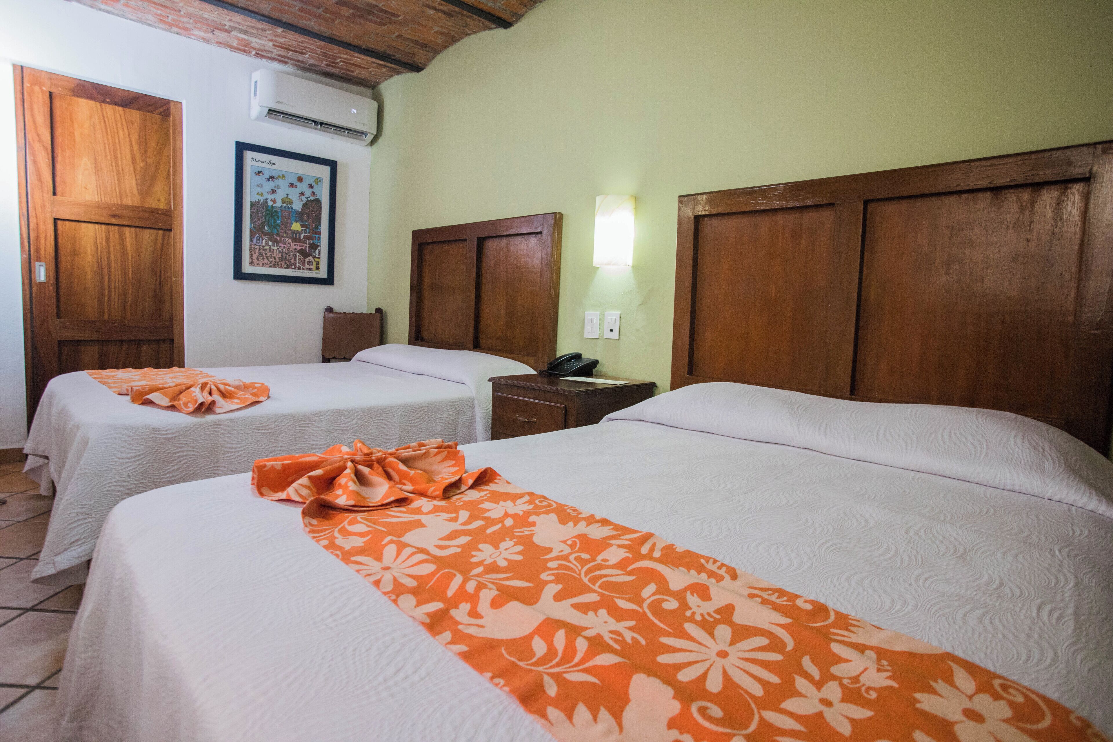 Quarto standard, 2 camas de casal | Roupas de cama premium, cofres nos quartos, individualmente decorados