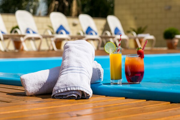 Bar junto à piscina