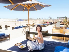 4 restaurantes: servem almoços e jantares
