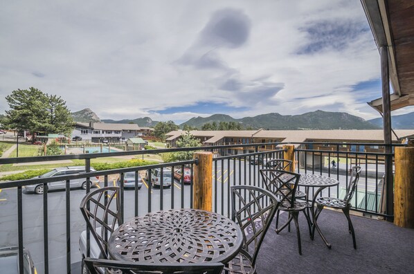 Blue Door Inn in Estes Park: Find Hotel Reviews, Rooms, and Prices on ...