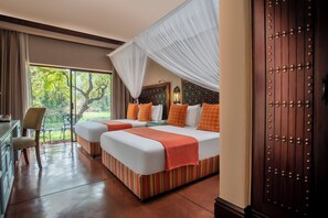 Superior Pool View Room | 1 quarto, camas de colchão pillowtop, cofre no quarto, secretária 