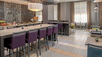 Pequeno-almoço tipo buffet diário incluído