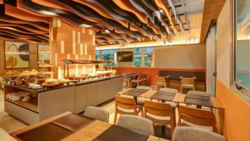 Pequeno-almoço tipo buffet diário (44.69 BRL por pessoa)