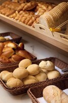 Café da manhã com buffet todos os dias mediante uma taxa