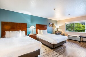 Quarto casal superior | Roupas de cama antialérgicas, escrivaninha