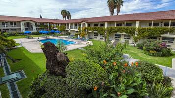 Piscina externa sazonal