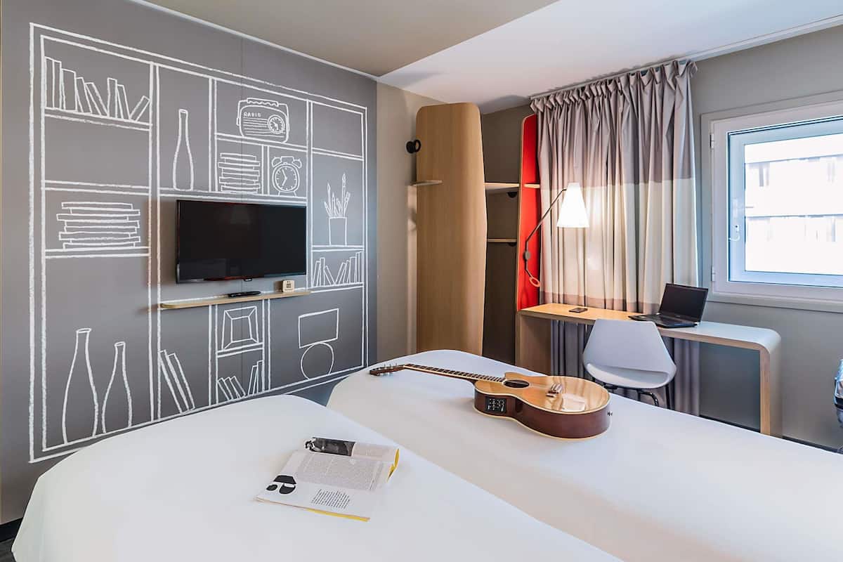 Quarto standard, 2 camas de solteiro (Sweet Bed) | Escrivaninha, cortinas blackout, quartos à prova de som