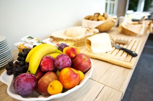 Pequeno-almoço tipo buffet diário incluído 