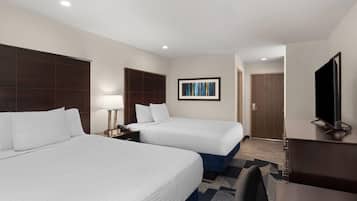 Quarto, 2 camas queen-size, não fumadores | Cofre no quarto, secretária