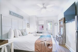 Quarto Standard, micro-ondas | Ferro/tábua de engomar, Wi-fi grátis, roupa de cama fornecida