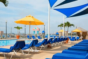 Piscina interior, piscina exterior 