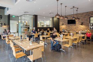 Café da manhã, almoço e jantar