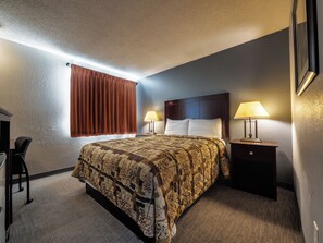 Quarto solteiro, 1 cama Queen, para não fumantes | Roupas de cama premium, edredons de pluma, escrivaninha