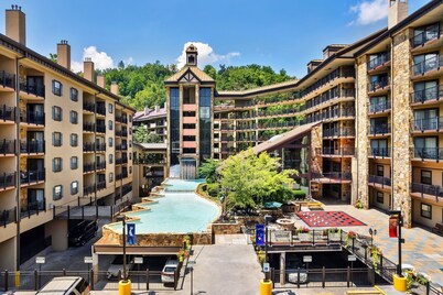 Gatlinburg Town Square