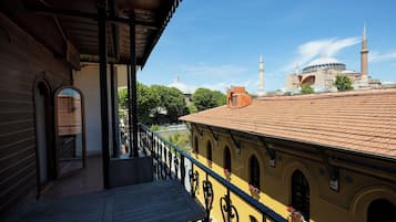 Suite with Hagia Sophia View | Vista do quarto