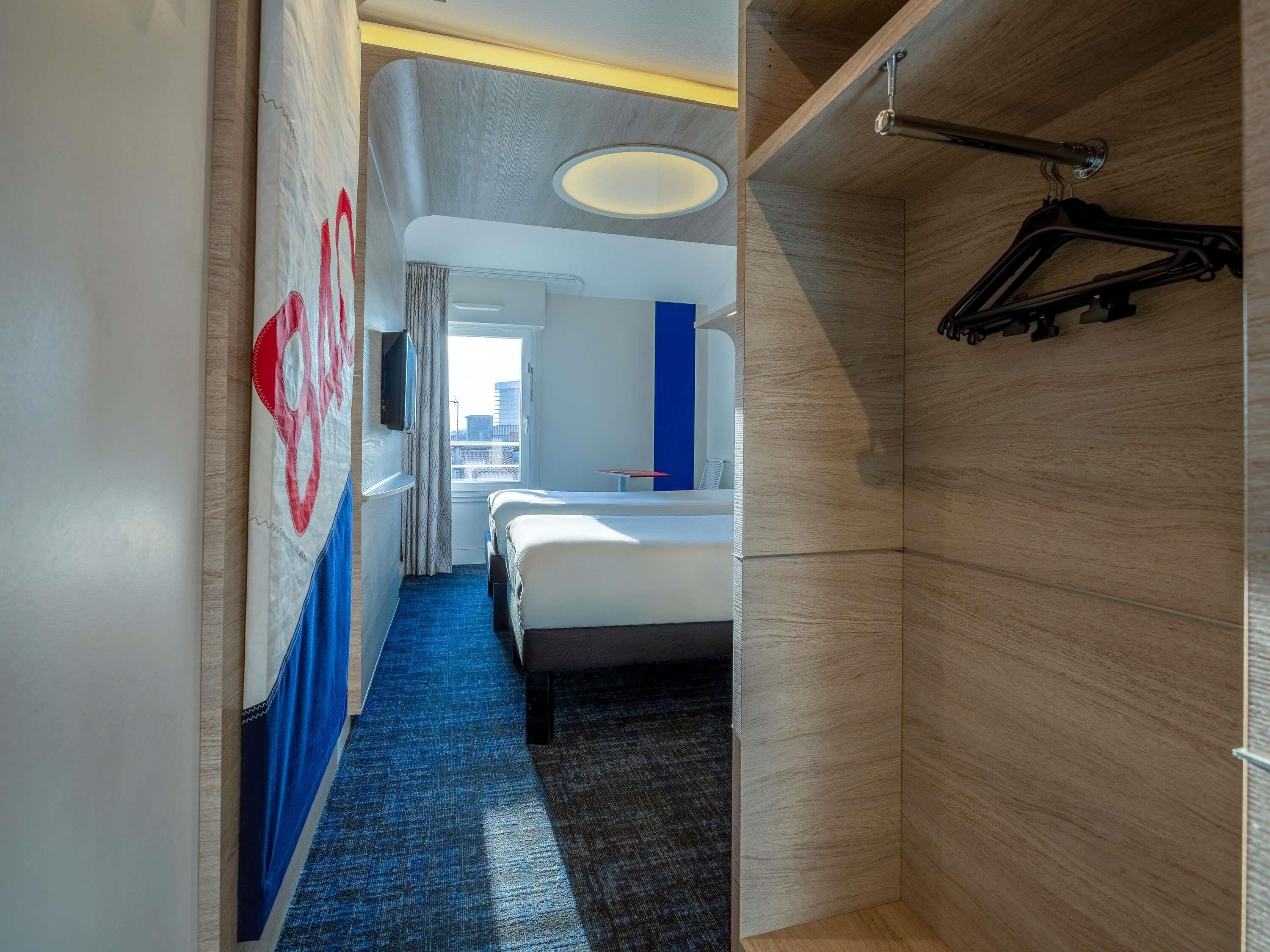 Quarto Standard, 2 camas individuais | Roupa de alta qualidade, cortinas/cortinados opacos 