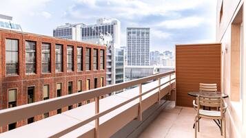 Premium Family Suite With Loft 1602 | Terraço/pátio interior