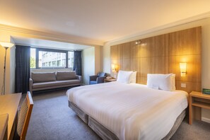 Quarto Standard, 1 cama de casal e sofá-cama | Secretária, cortinas/cortinados opacos, quartos insonorizados