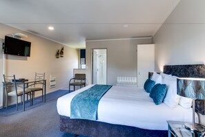 Estúdio Standard, não fumadores, kitchenette (Studio / Spa) | 1 quarto, secretária, ferro/tábua de engomar, Wi-fi grátis 