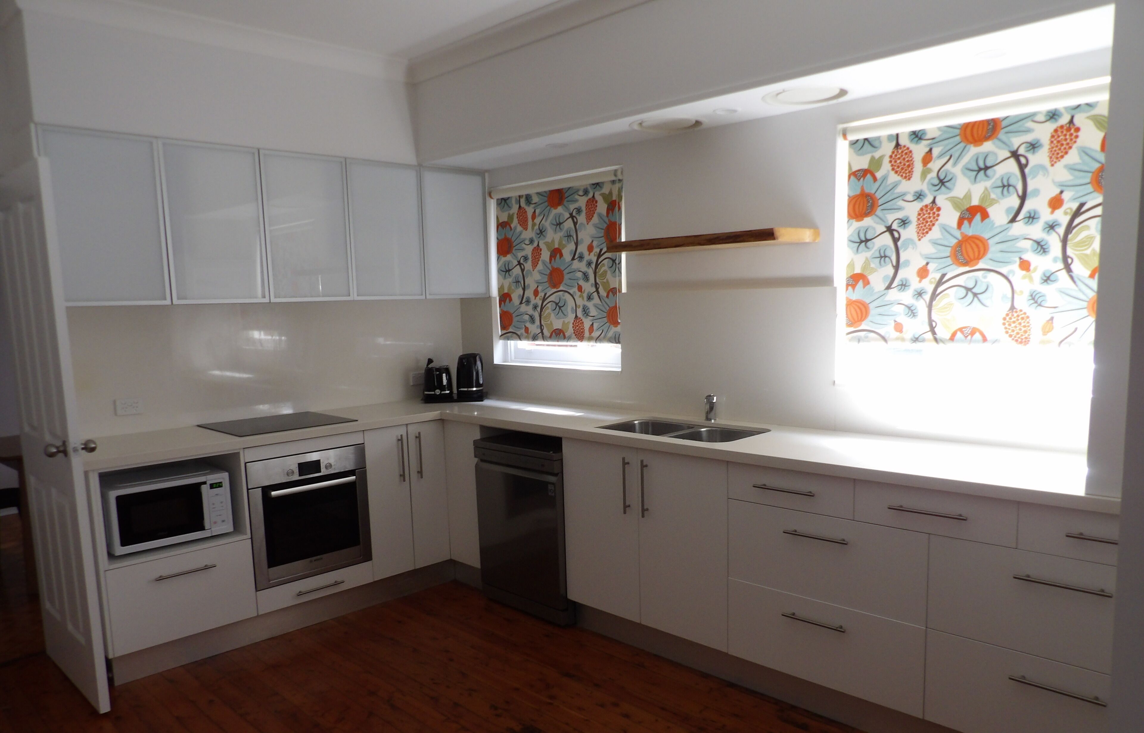 Apartamento família | Cozinha privada | Geladeira, cafeteira/chaleira, chaleira elétrica, torradeira