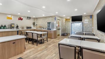 Café da manhã continental grátis todos os dias