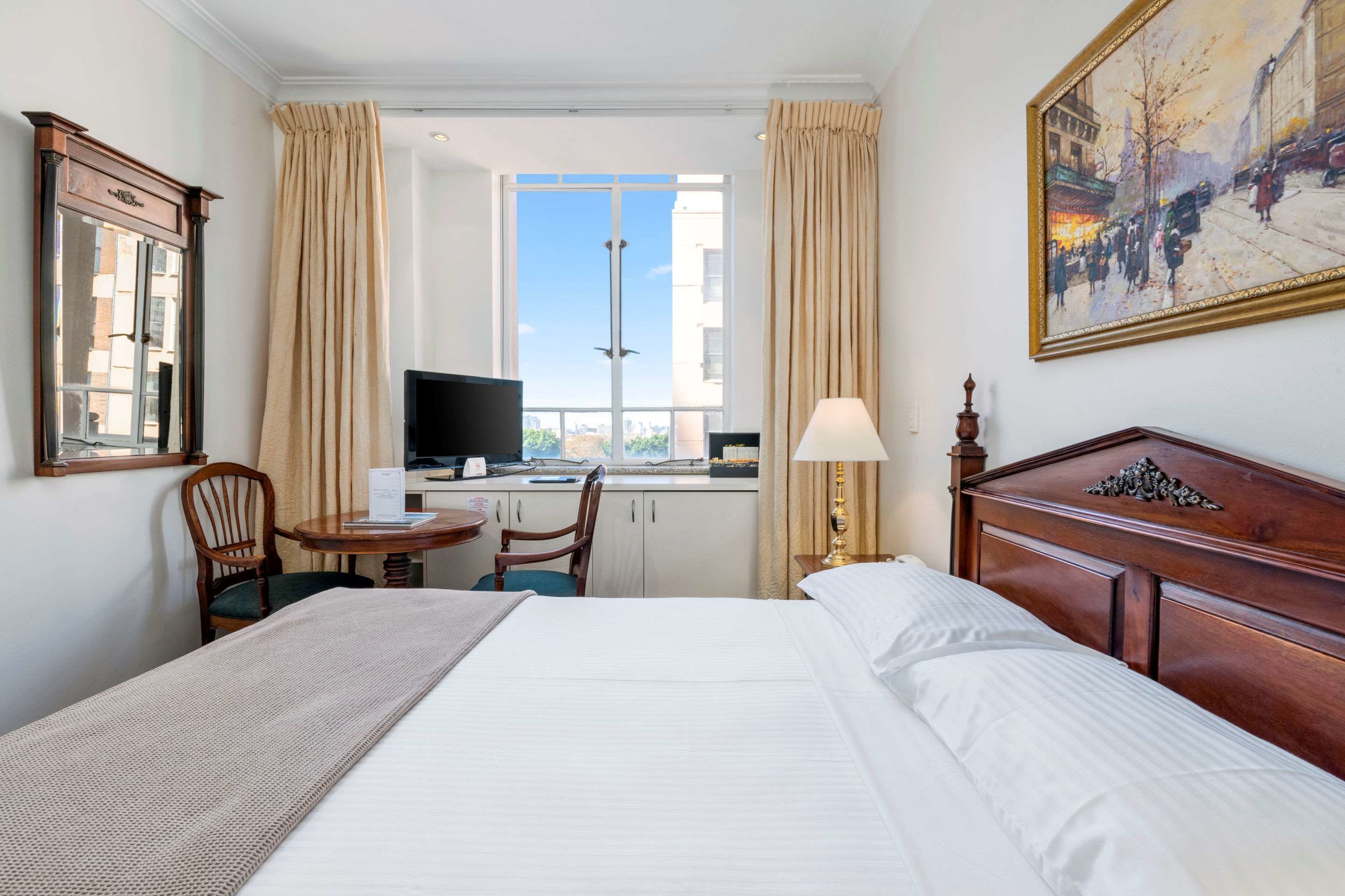 Castlereagh Boutique Hotel, Ascend Hotel Collection Reviews, Deals ...