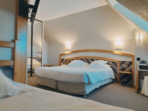1 quarto, roupa de alta qualidade, cofre no quarto 