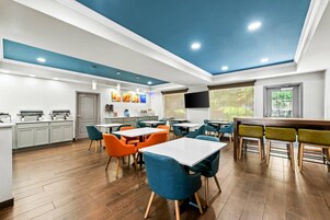 Pequeno-almoço tipo buffet diário incluído 