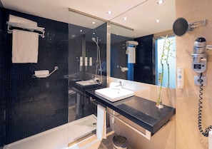 Quarto standard | Frigobar, cofres nos quartos, escrivaninha, Wi-Fi de cortesia