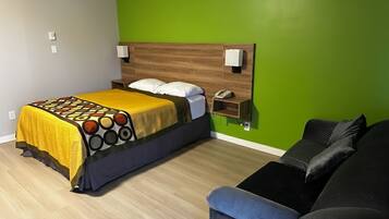 Quarto Standard, 1 cama queen-size, não fumadores | Secretária, quartos insonorizados, ferro/tábua de engomar, Wi-fi grátis