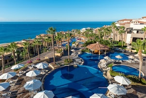 6 piscinas externas, guarda-sóis, espreguiçadeiras