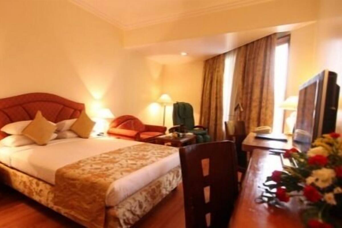 Suite, 1 cama king-size | Lençóis de algodão egípcio, roupa de alta qualidade, edredões de penas 