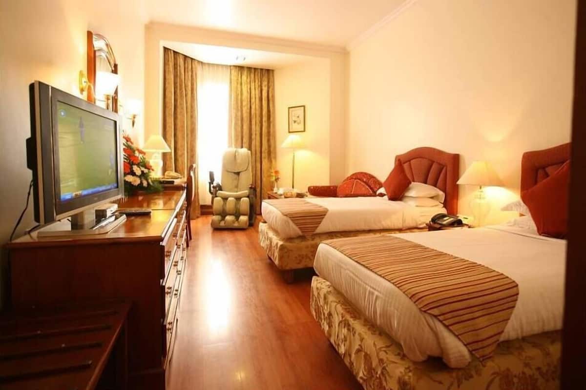 Quarto Deluxe, 1 cama king-size | Lençóis de algodão egípcio, roupa de alta qualidade, edredões de penas 