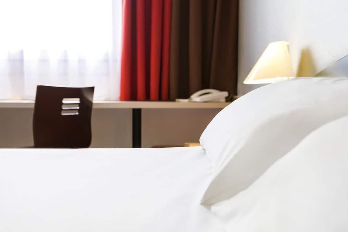 Quarto standard | Cofres nos quartos, escrivaninha, berços grátis, Wi-Fi de cortesia