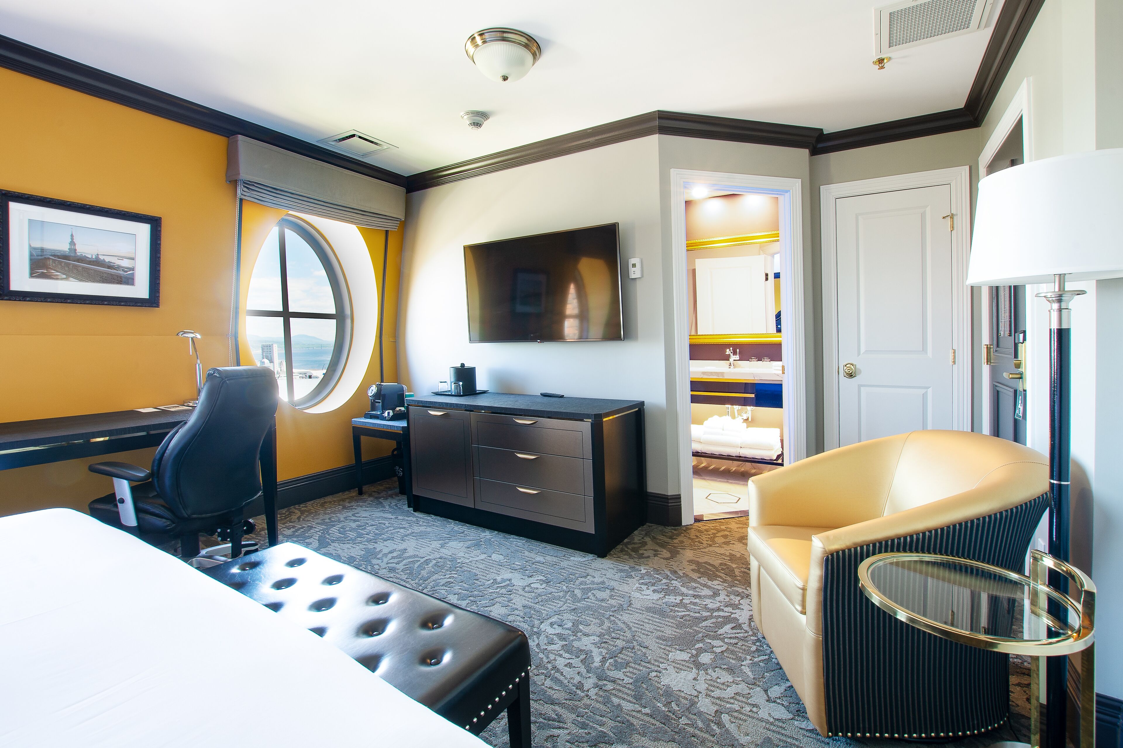 Quarto empresarial, 1 cama King | Roupas de cama premium