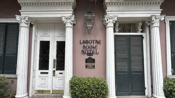 Fachada da propriedade