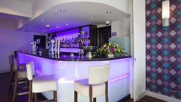 2 bares/lounges